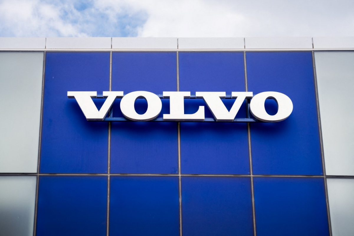 Volvo Group souffre d'un marché en berne en 2025 mais voit des ...